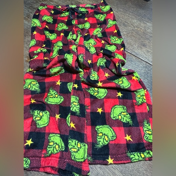 The Grinch | Intimates & Sleepwear | Grinch Christmas Womens Pajama ...